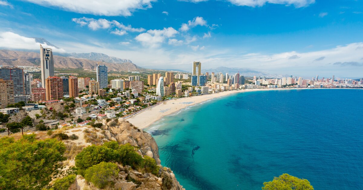 Fly-and-flop solo travel on the rise this... | Travolution